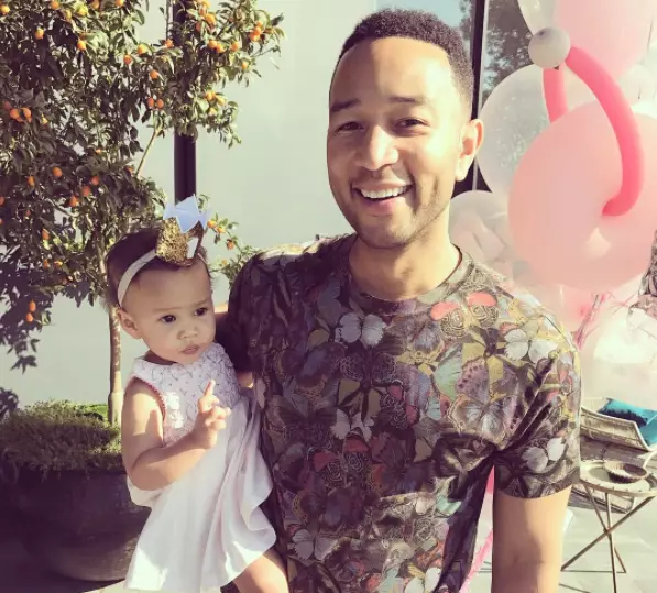 Chrissy Teigen John Legend Luna 9