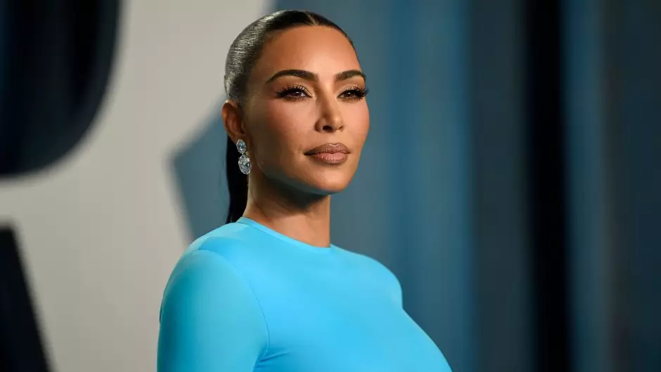 Kim Kardashian atsiprašo už prieštaringai vertinamą „darbo“ komentarą: „Jis buvo paimtas iš konteksto“