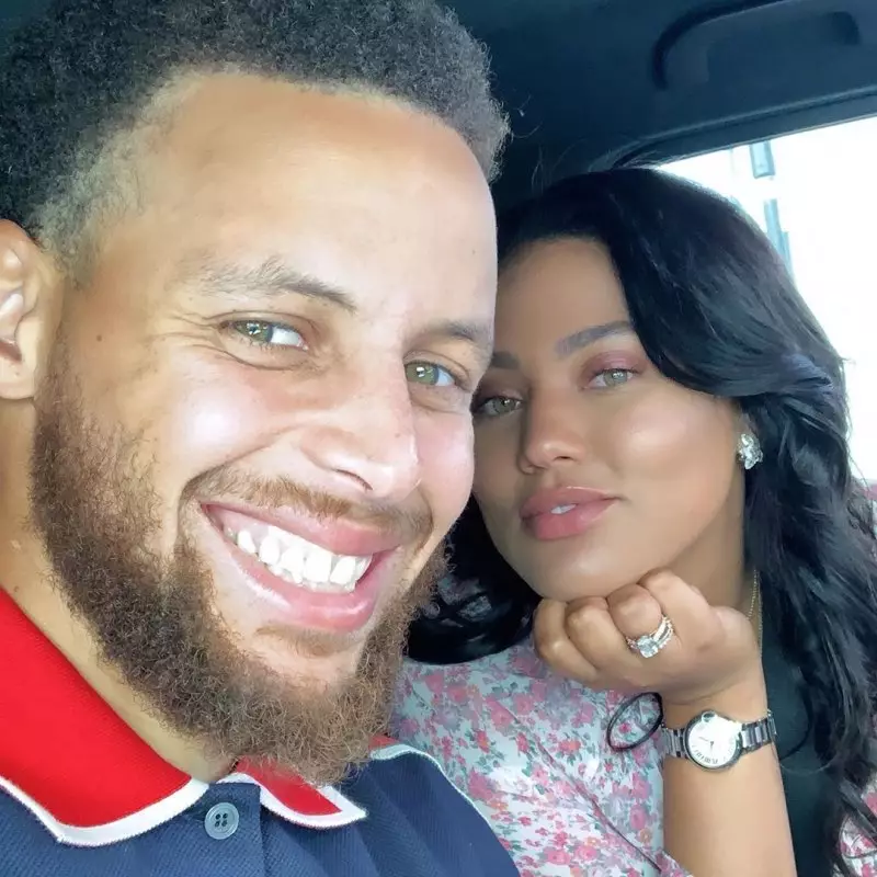 Oge kacha mma Ayesha na Steph Curry na-egosi na ịhụnanya bụ eziokwu