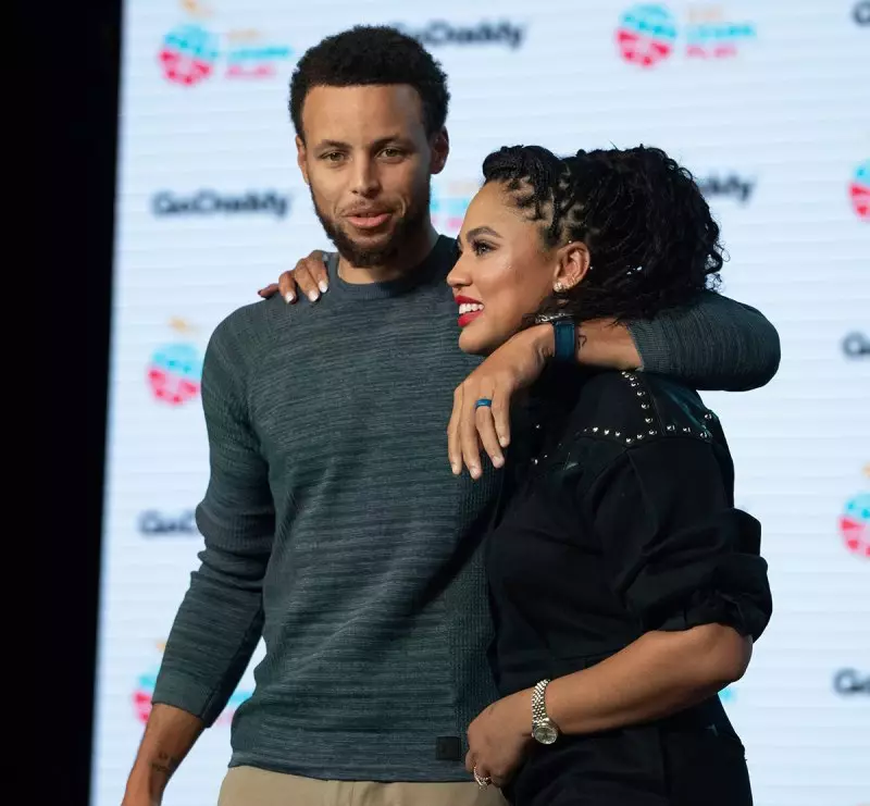 Oge kacha mma Ayesha na Steph Curry na-egosi na ịhụnanya bụ eziokwu