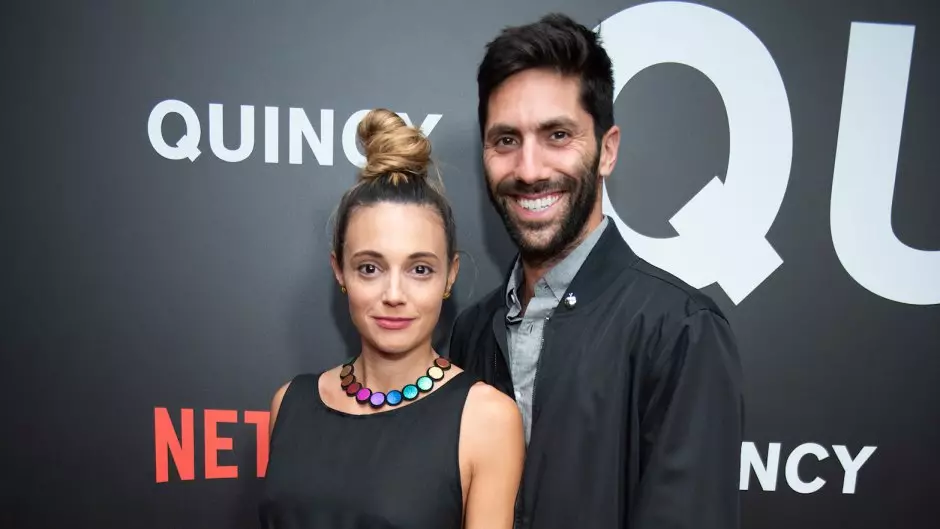 Nev Schulman e Laura Perlongo vestidas de negro nun evento