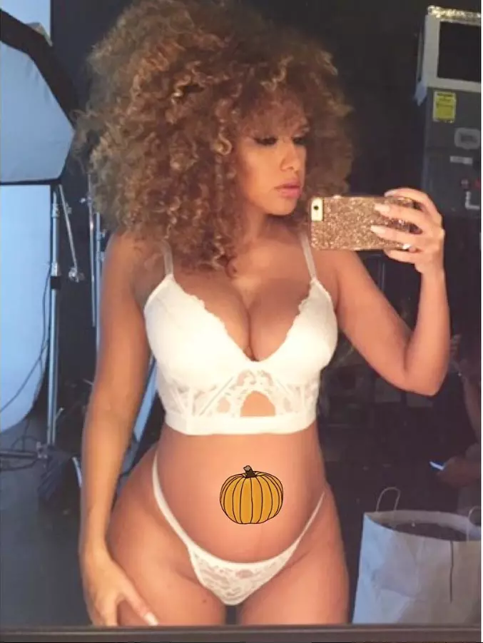 Aisha thalia babybump 2