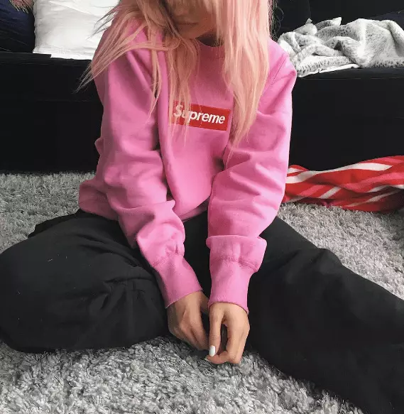 UKylie jenner pink