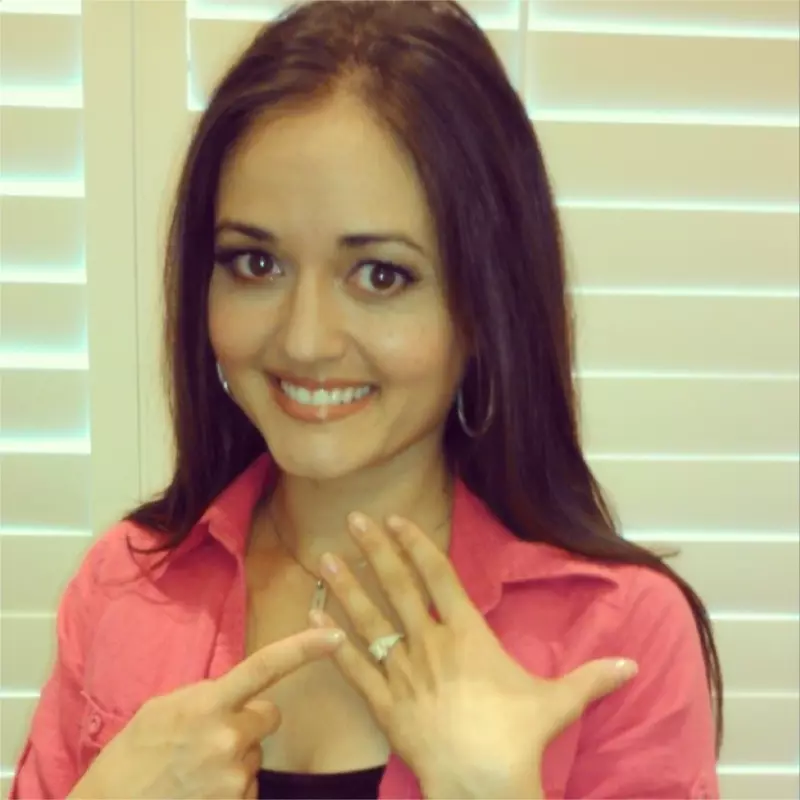 Danica Mckellar noiva