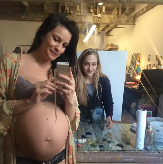 panza de bebe de liv tyler