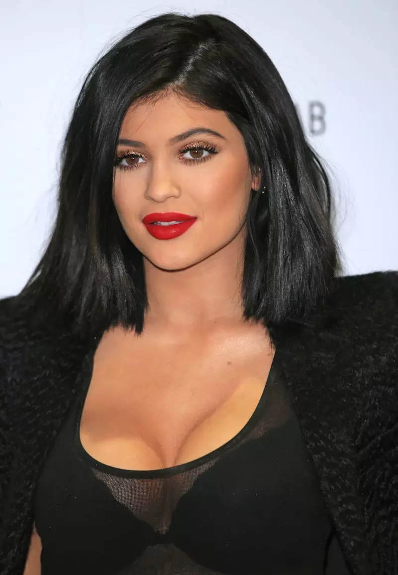 las tetas de kylie jenner