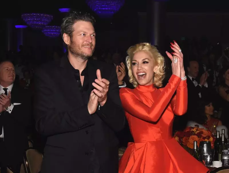 Gwen stefani blake shelton grammys 9