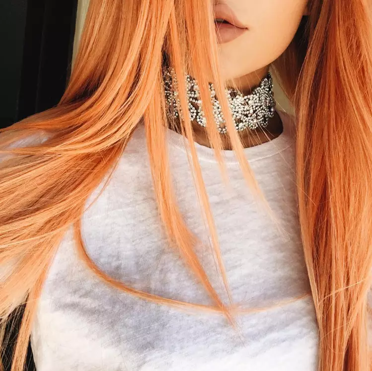 Flokë portokalli Kylie jenner