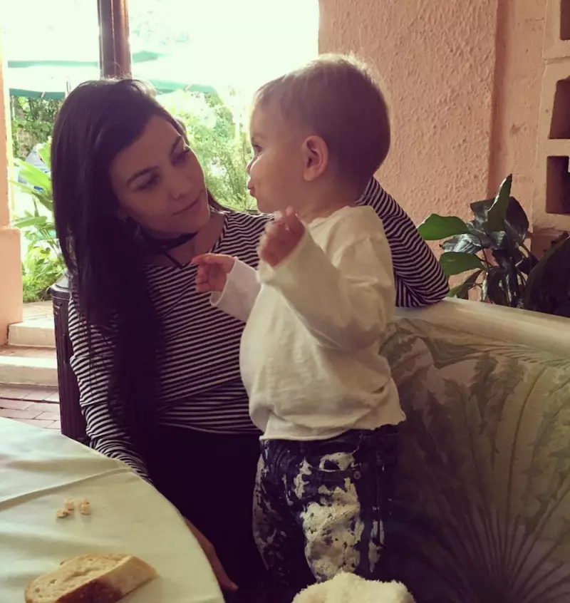 Triều đại con trai Kourtney kardashian