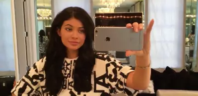 kylie jenner selfie