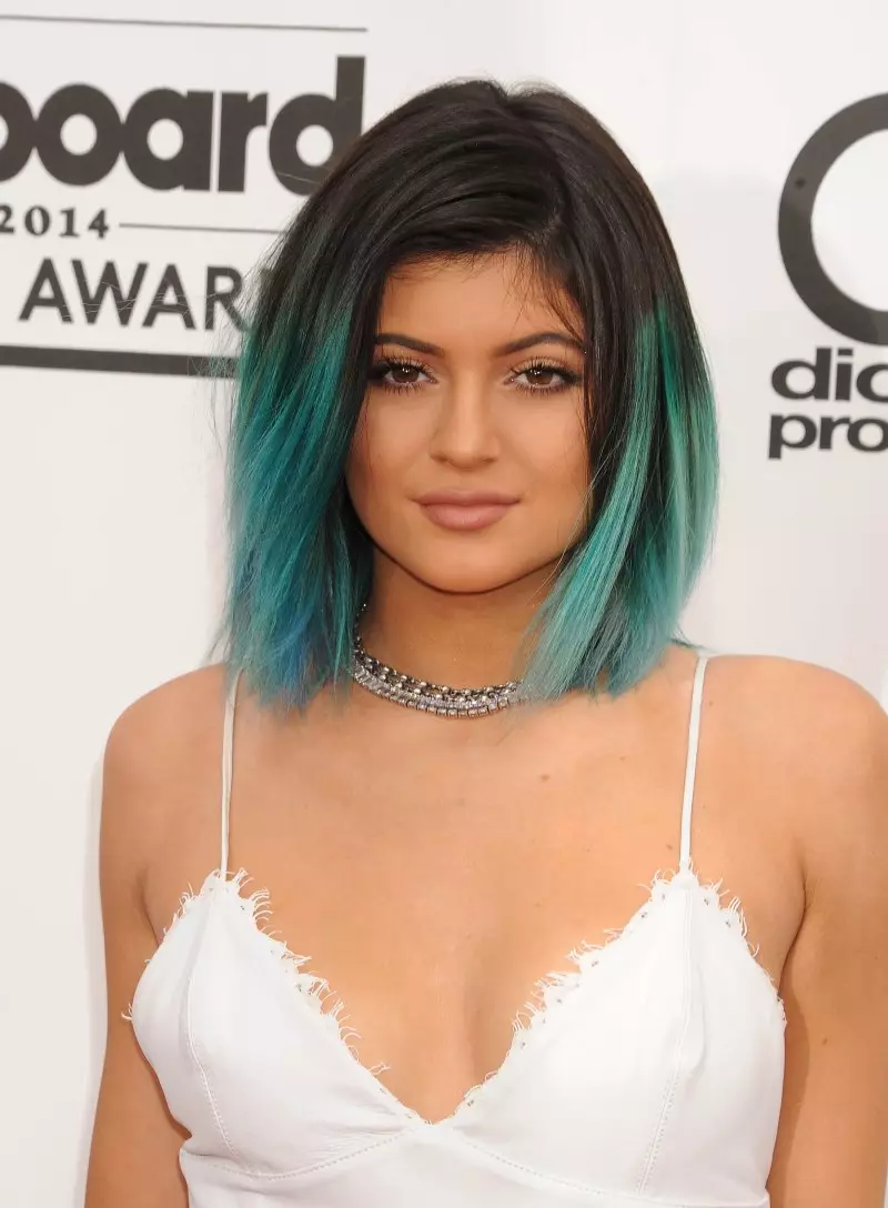 Kylie cheveux 2