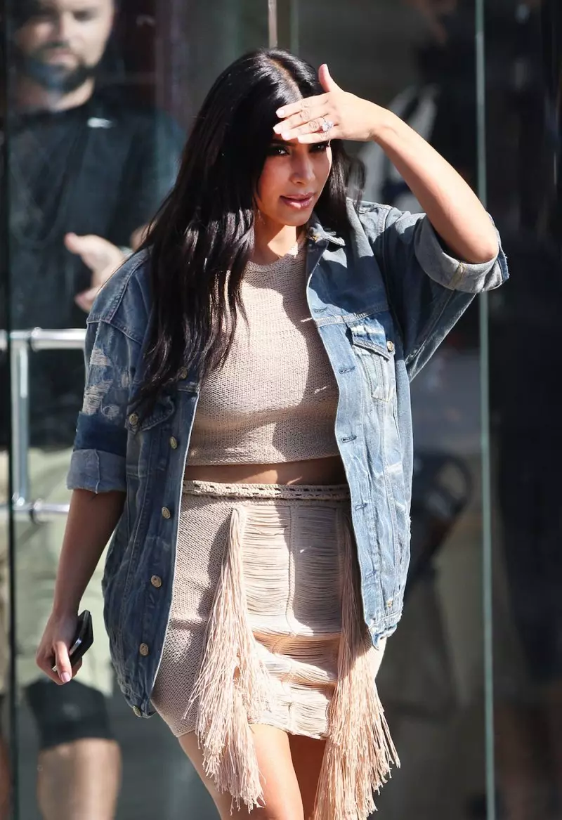 Kim kardashian မီးဖွားတဲ့ ဒက်ရှ်