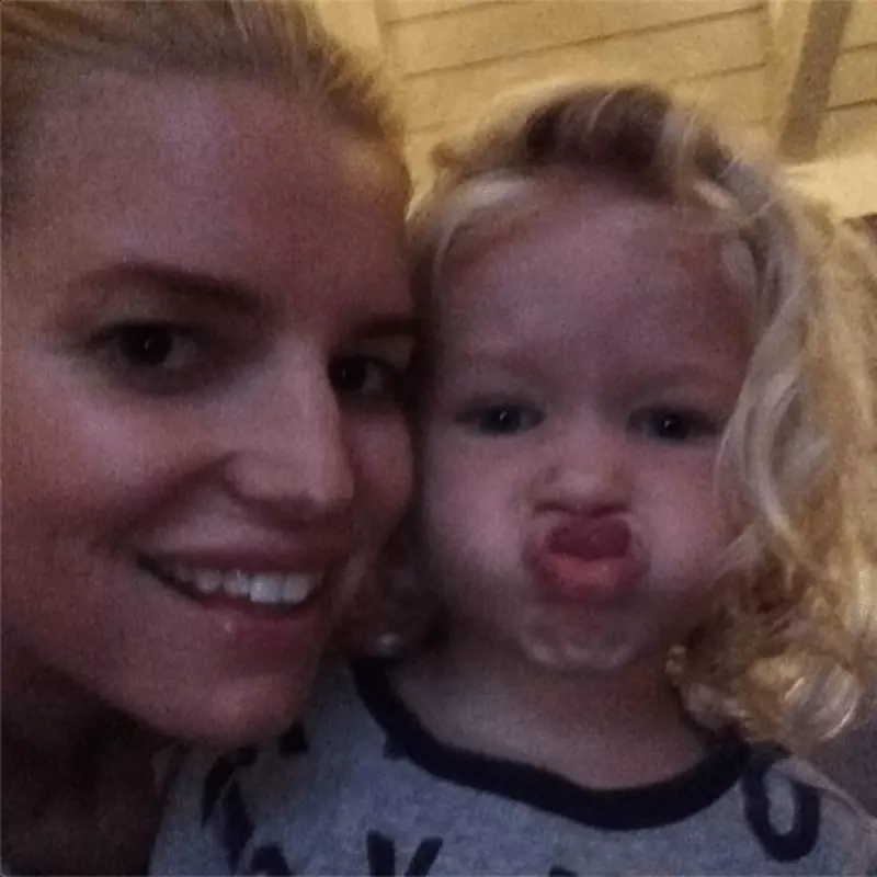 Jessica simpson بوۋاقلار maxwell ace 6