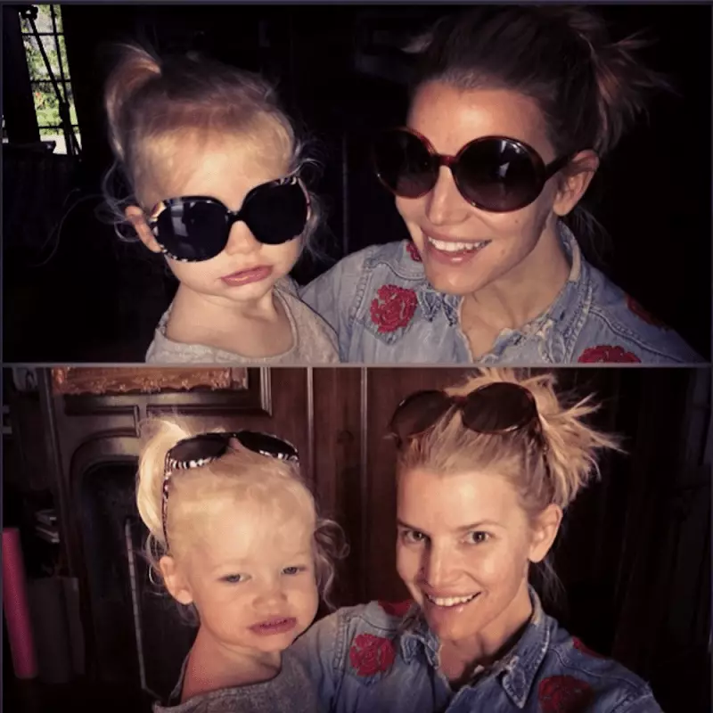 Jessica simpson ụmụaka ụmụaka maxwell ace 1