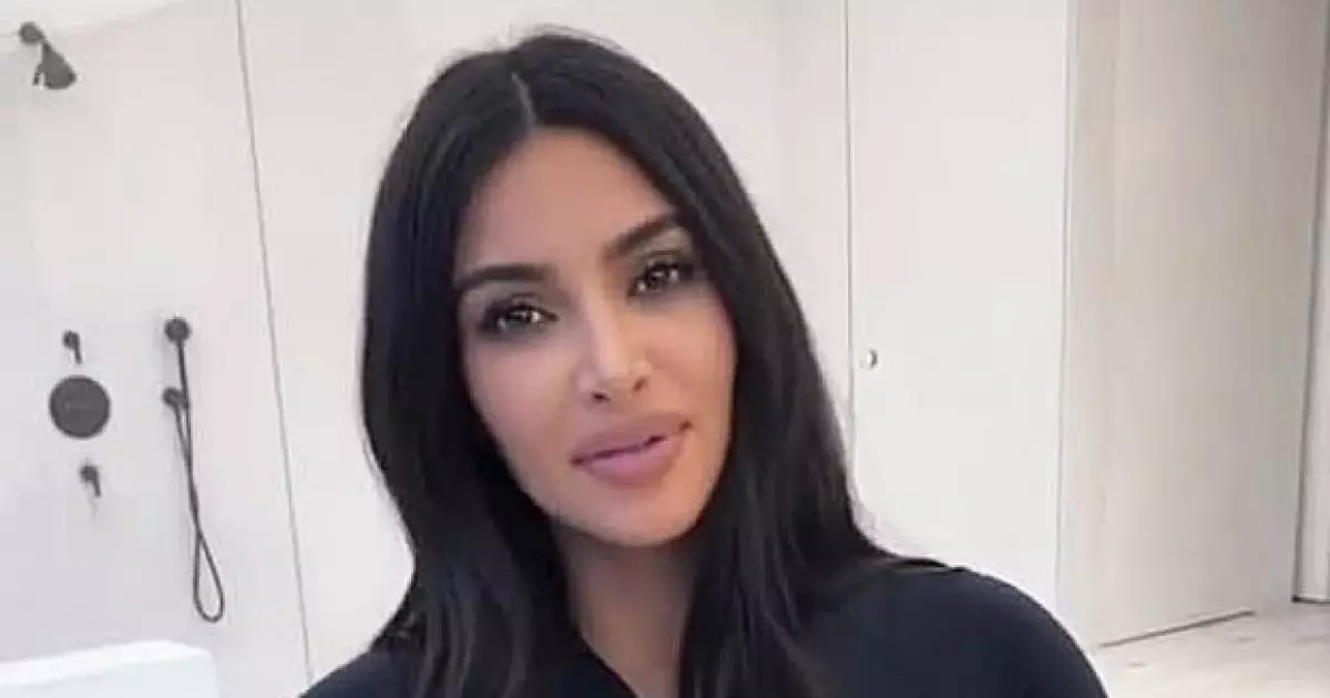 ڇا کمر ٽرينر واقعي ڪم ڪن ٿا؟ اسان ڪوشش ڪئي Kim Kardashian جي Corset