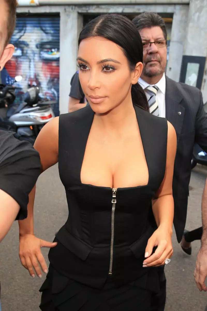 Kim kardashian tetas 8