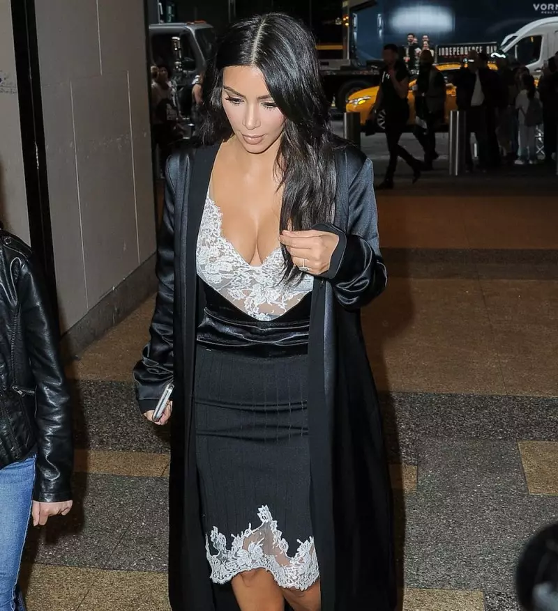 Lingerie beulah Kim kardashian