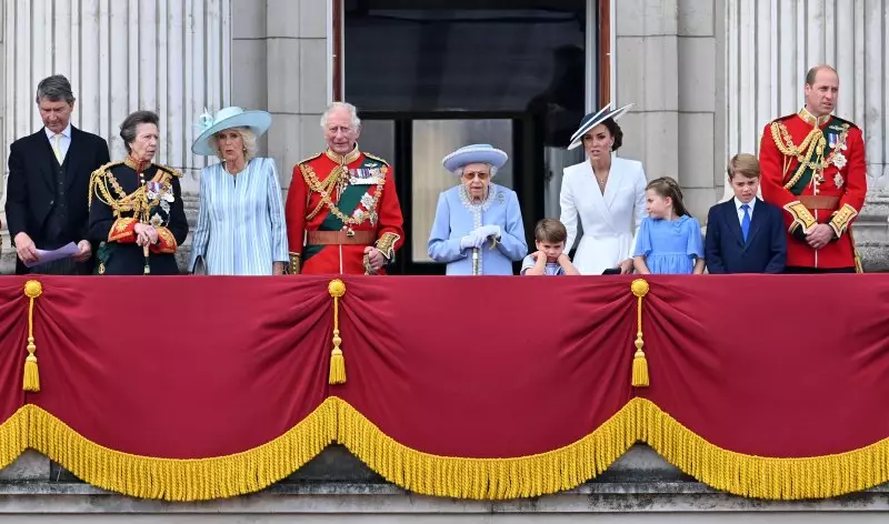 Trooping The Colour Queen's Jubilee 2022 Foto: William, Kate e altri reali George Charlotte Louis