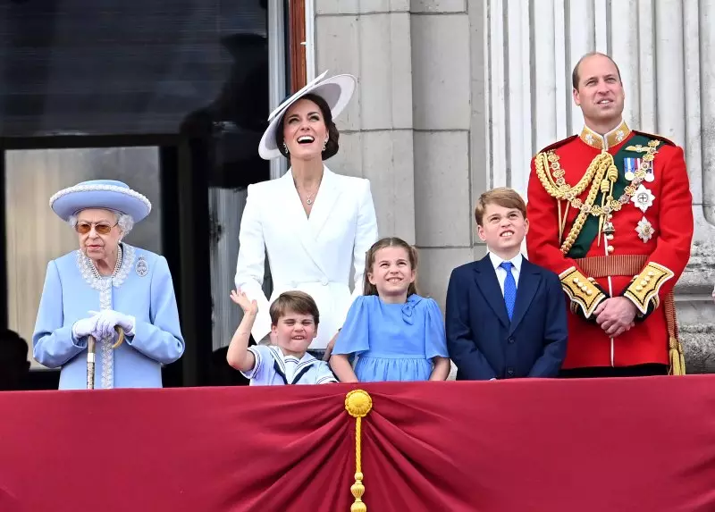 Trooping The Colour Queen's Jubilee 2022 Foto: William, Kate e altri reali George Charlotte Louis Kate William