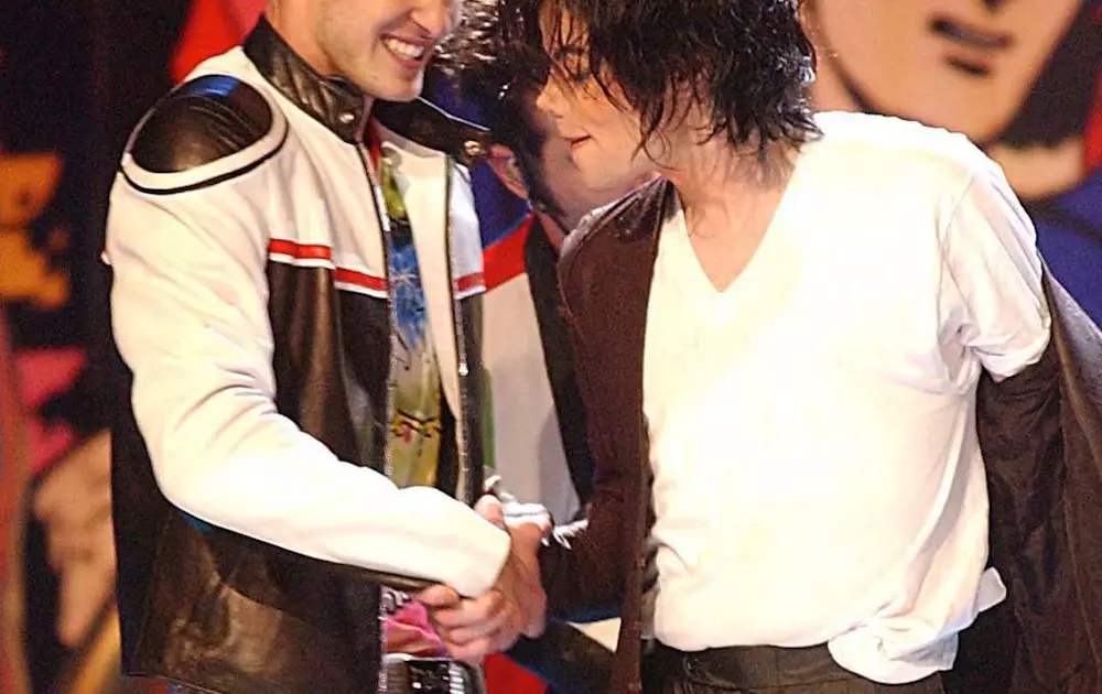Џастин Тимберлејк ја откри огромната бомба на Мајкл Џексон: Ме натера да го напуштам „N Sync“ и да одам соло – Life & Style