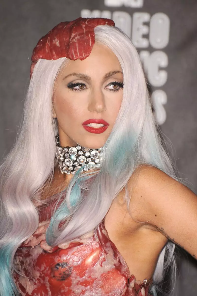 Леди Гага ак чач