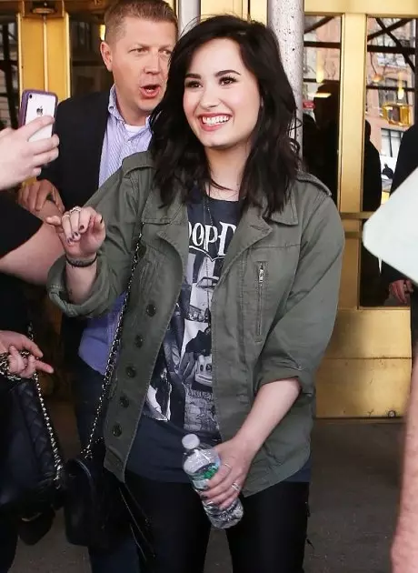 Demi Lovato räägib kehast: ma kannan oma suurusele sobivaid riideid – elu ja stiil