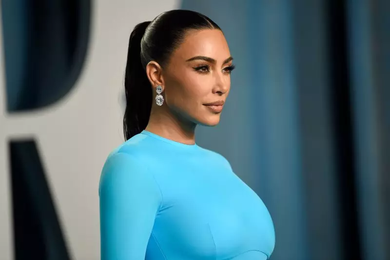 Warum schließt Kim Kardashian KKW Fragrance?