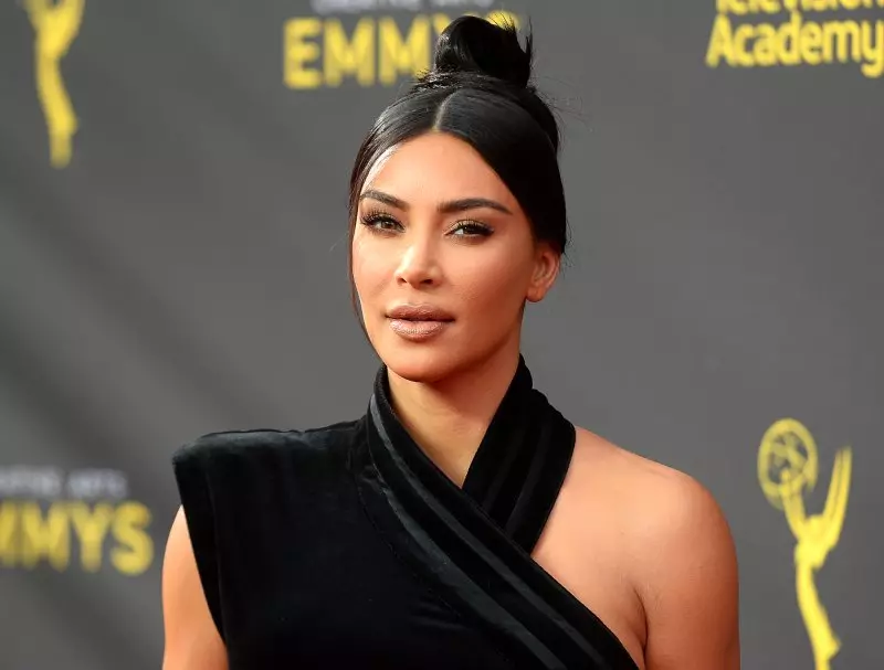 Kim Kardashian gây choáng trong bức ảnh mới không qua lọc, không trang điểm: 'Not Jet-Lagged'