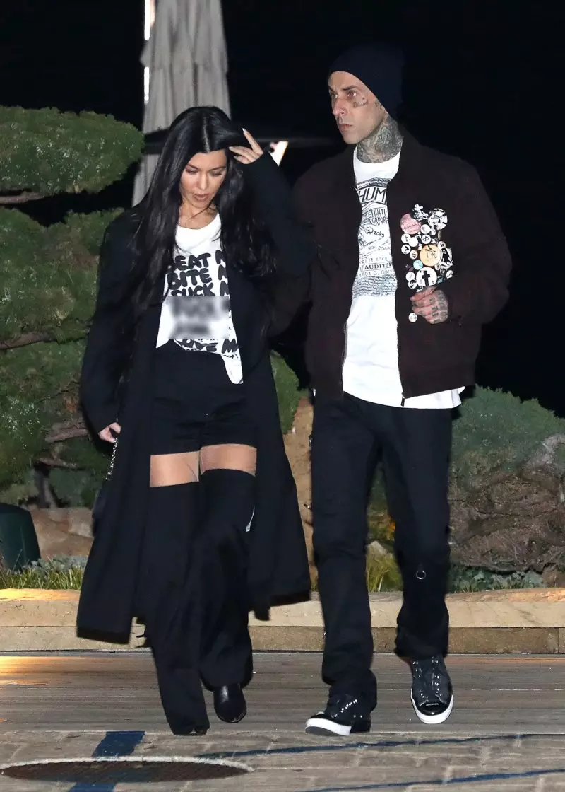Kourtney Kardashian e o mozo Travis Barker foron vistos nunha cea romántica en Nobu