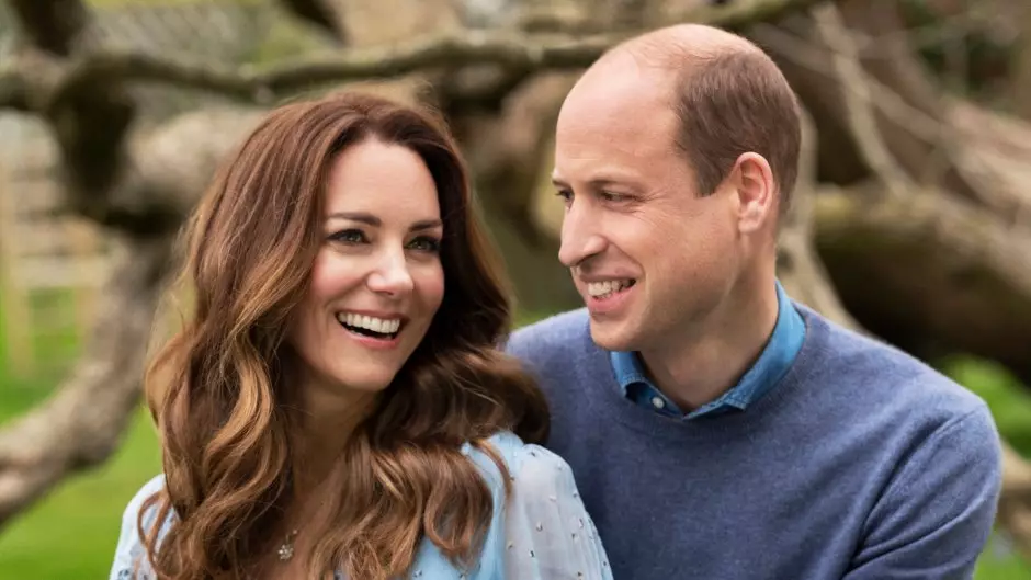 Plej belaj fotoj de Princo Vilhelmo kaj Kate Middleton 10-a Geedziĝo-Datreveno de Duko kaj Dukino de Kembriĝo, Kensington Palace, Londono, Britio - 28 apr 2021