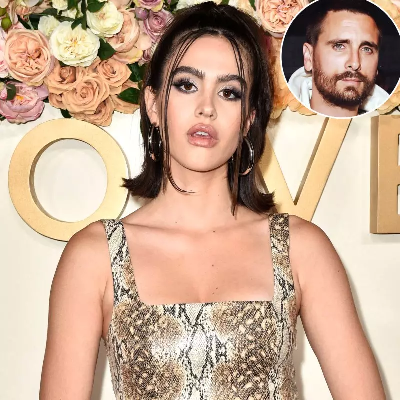 Amelia Gray Hamlin montras siajn ~aktivaĵojn~ dum Tropika Ferio Post Domĉasado Kun Scott Disick