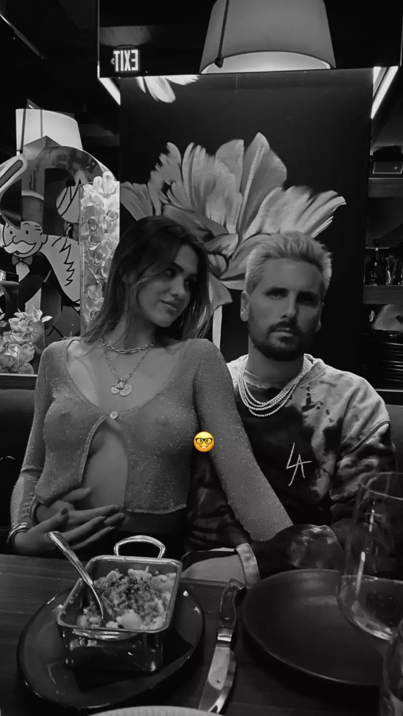 Amelia Gray Hamlin dividas vaporajn fotojn kun 'Dream Man' Scott Disick