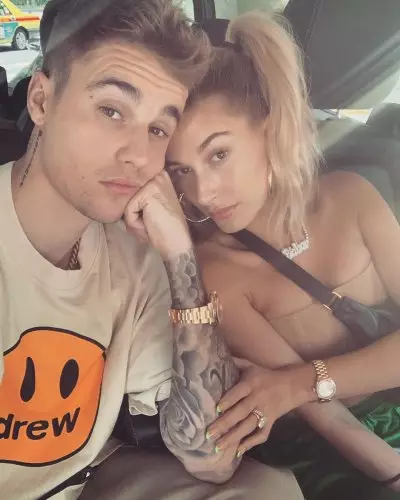 Justin Bieber dhe Hailey Baldwin Selfie në Tokio