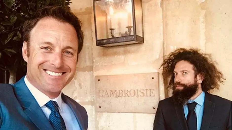 Chris Harrison se slika sa Elanom Gale