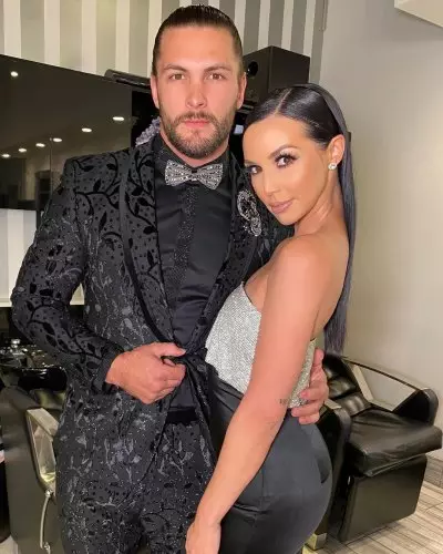 Scheana Shay, Brock Honey Davies ຍິນດີຕ້ອນຮັບເດັກນ້ອຍຍິງ Summer Moon