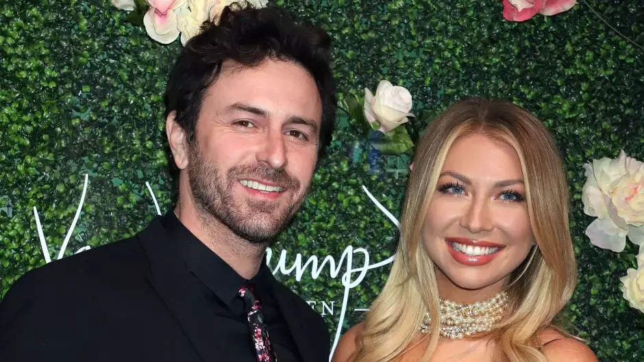 Stassi Schroeder, Beau Clark Xác nhận Mang thai, Mong chờ Em bé số 1