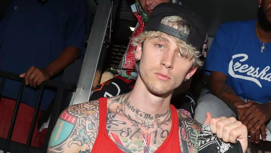 Machine Gun Kelly ប្រវត្តិណាត់ជួប