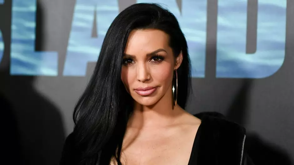 Gravid Scheana Shay ger en titt in i sin dotters barnkammare