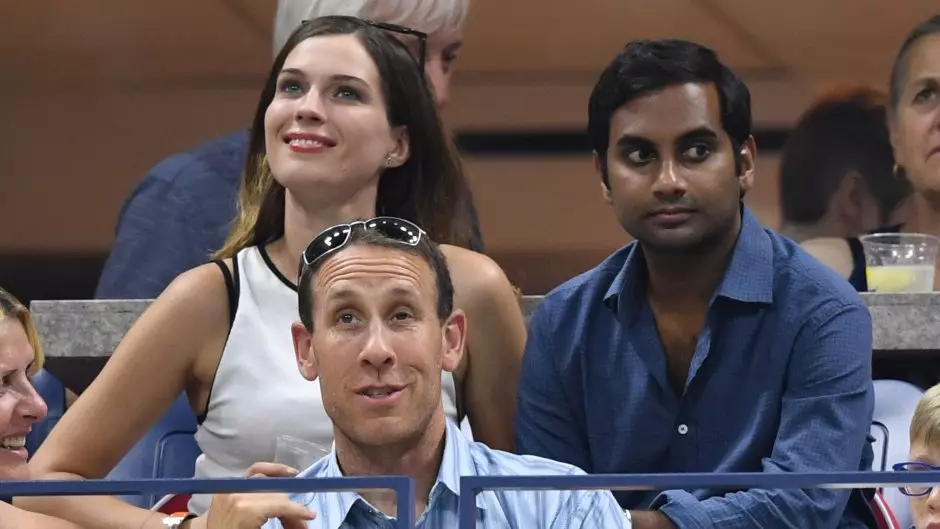 Wie is Aziz Ansari verloofde Serena Skov Campbell