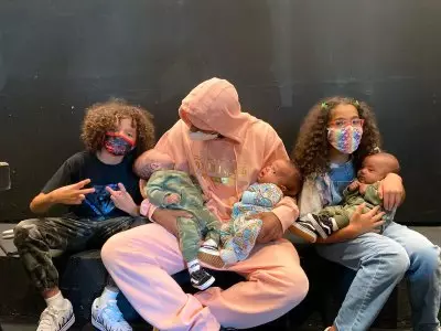 Nick Cannon compartilha comovente homenagem ao filho infantil Zen após a morte: 'Todos sentimos sua falta'