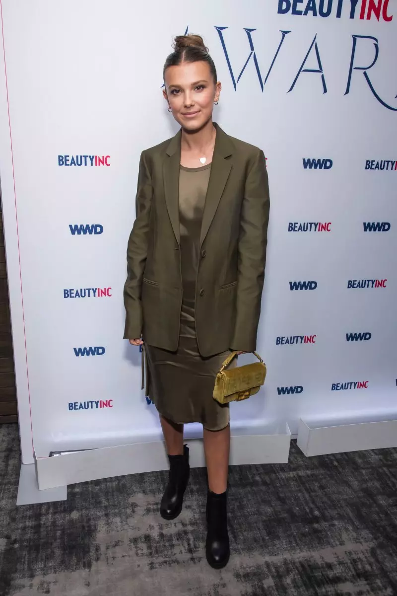 Millie Bobby Brown Helmut Lang Green Silk Dress ndi Blazer