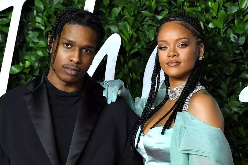 Rihanna Ukuqomisana Umlando ASAP Rocky