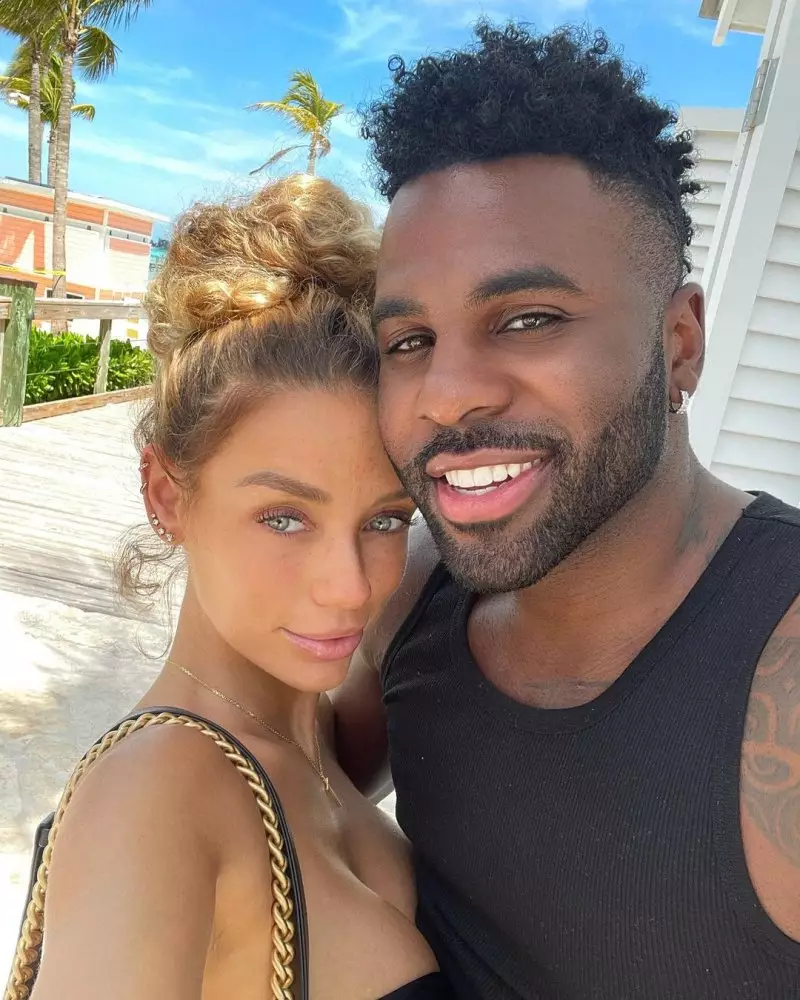 Jena Frumes, a noiva de Jason Derulo, dá a luz