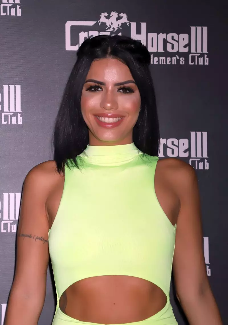 Best verdienende 90 dagen verloofde sterren Larissa Dos Santos Lima Net Worth