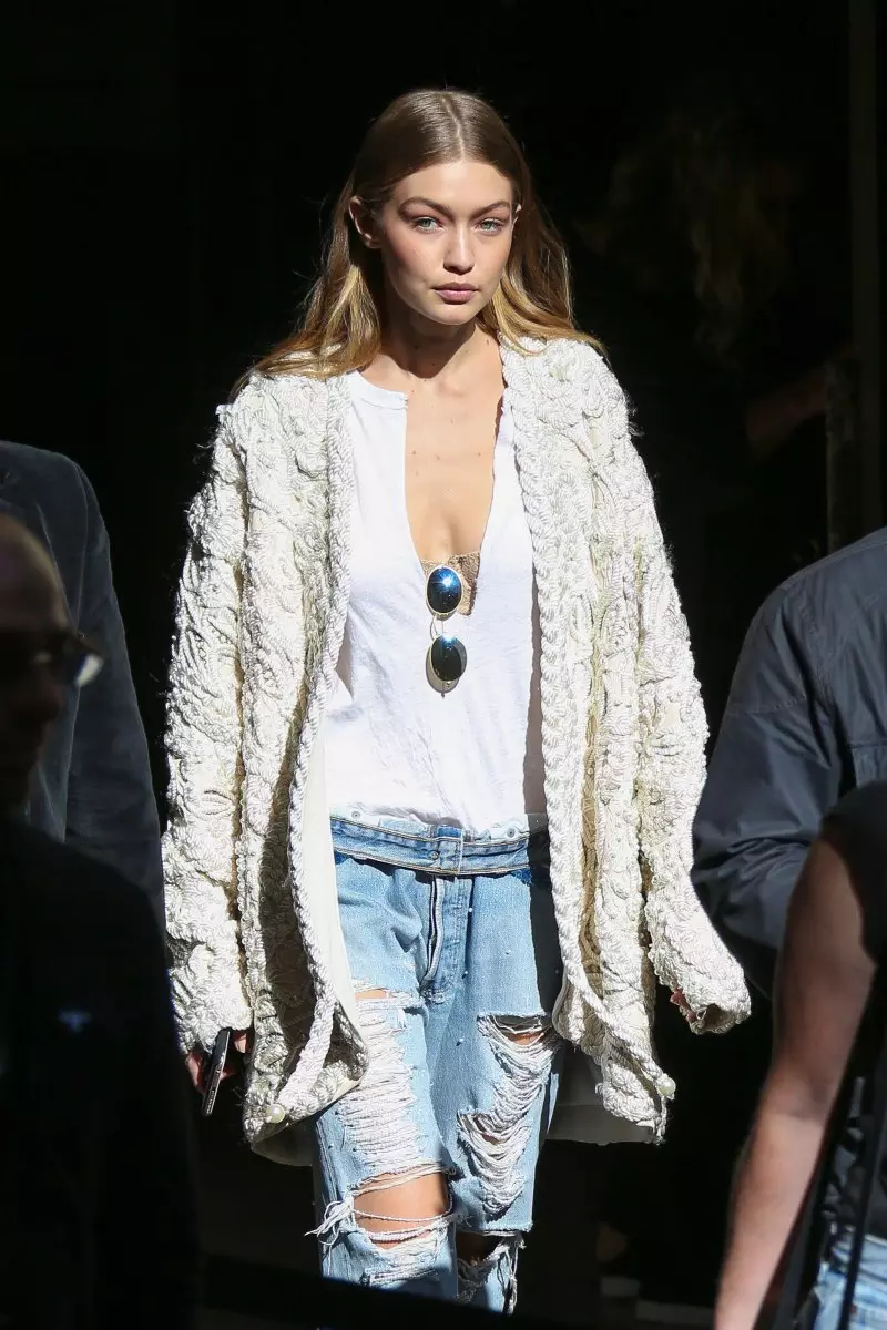 Gigi Hadid sin sujetador