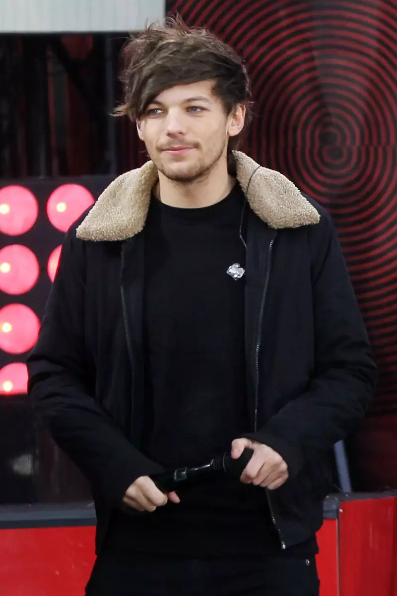 Louis Tomlinson ການຫັນເປັນ