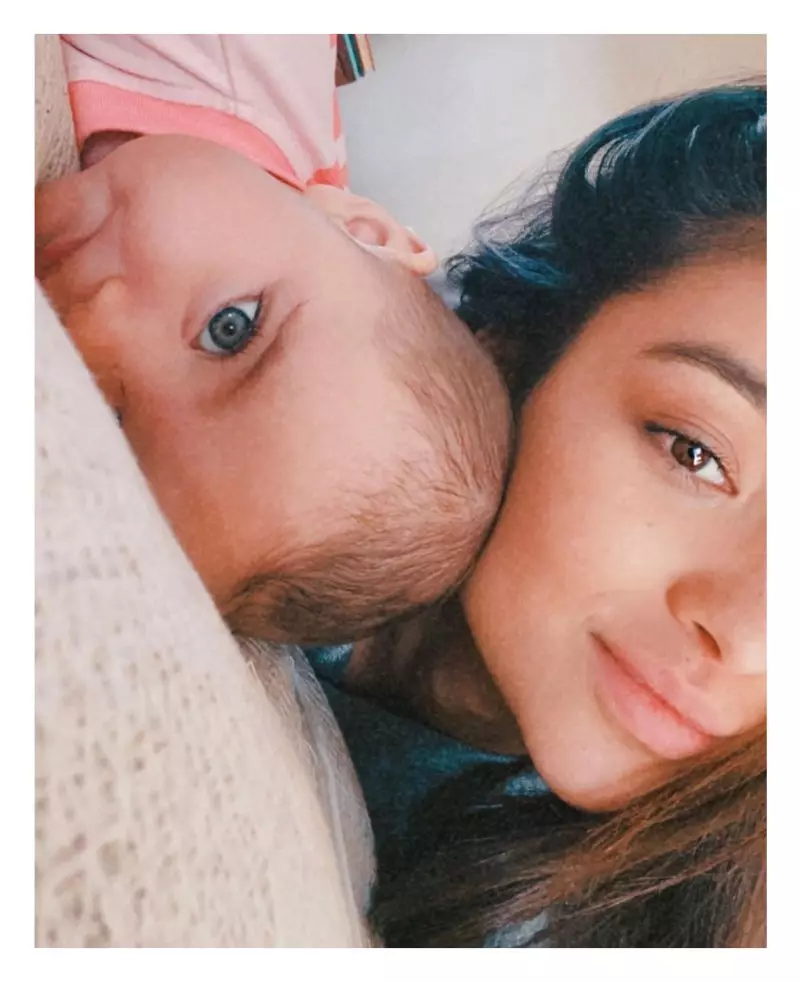 Shay Mitchell Daughter Atlas twò bèl pou mo Instagram