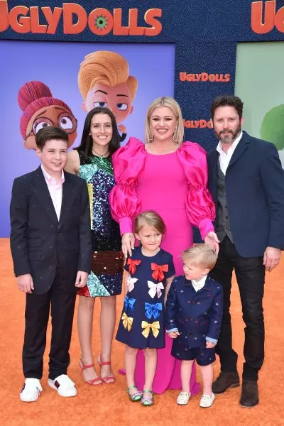 Kelly Clarkson Koca Brandon Blackstock ve Çocuklar Çirkin Bebekler Galasında