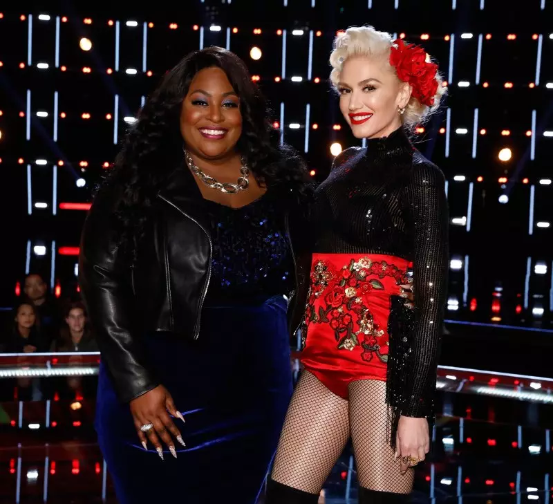 Gwen-Stefani-December-3-outfit-The-Voice