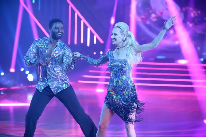 Dancing with the Stars Week 1 Partiture Danse Kostuums KEO MOTSEPE, ANNE HECHE